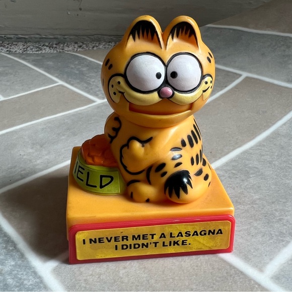 United Feature Syndicate | Toys | Ufs Garfield Pushdown Ive Never Met A ...